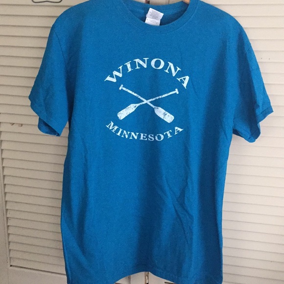 Gildan | Tops | Euc Winona Tshirt | Poshmark
